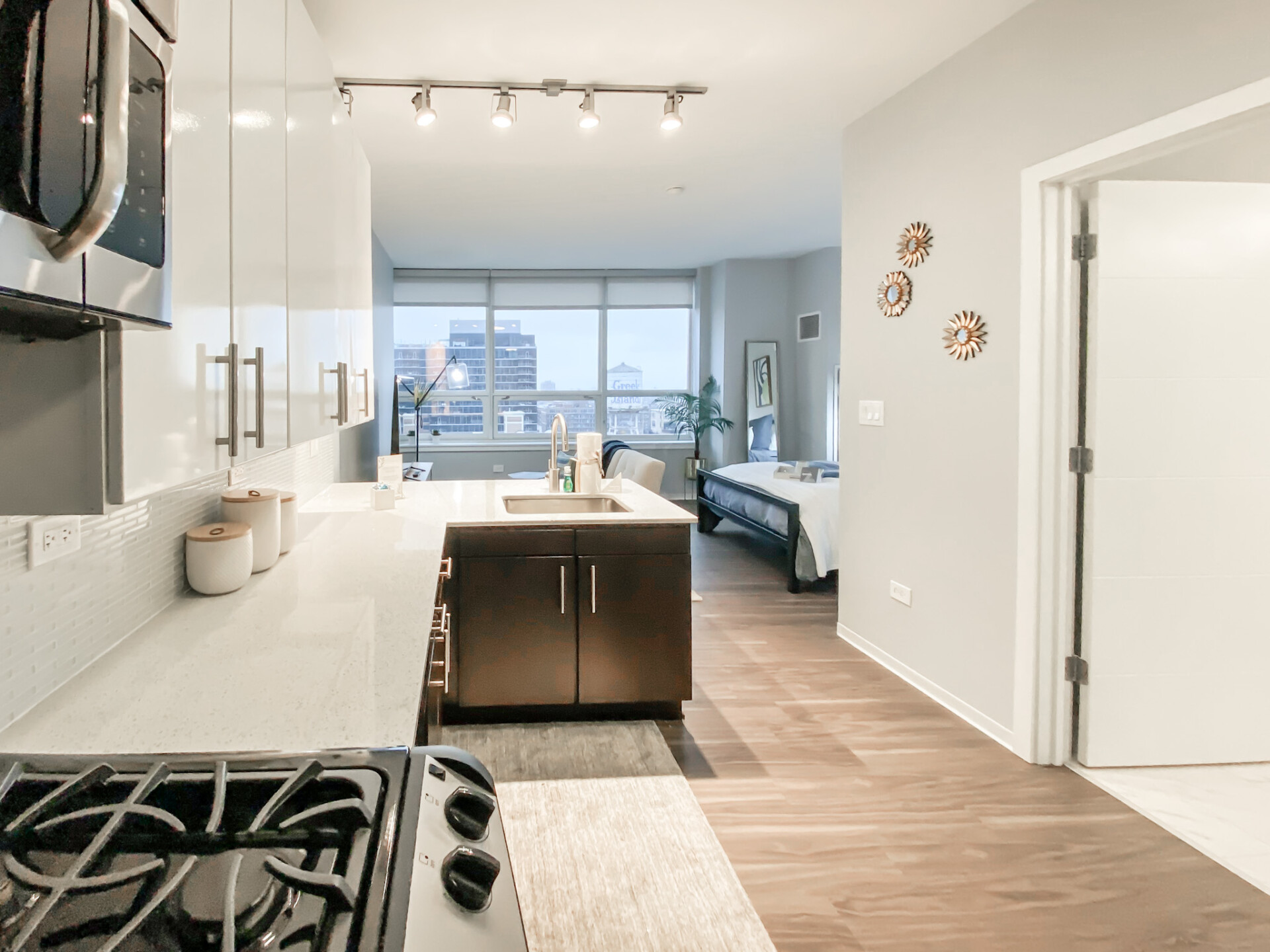Chicago Studio Apartments We're Loving Right Now - Smart City Locating